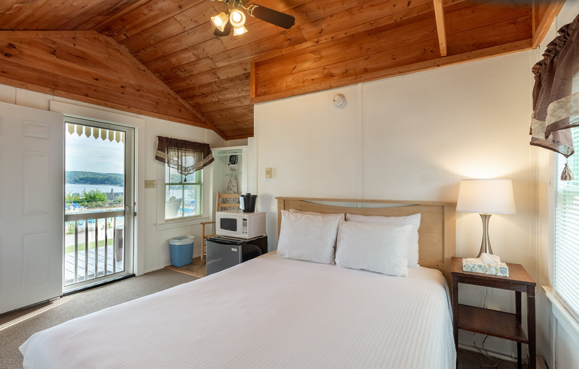 Small Cottages - Half Moon Motel & Cottages - Weirs Beach - Laconia New ...