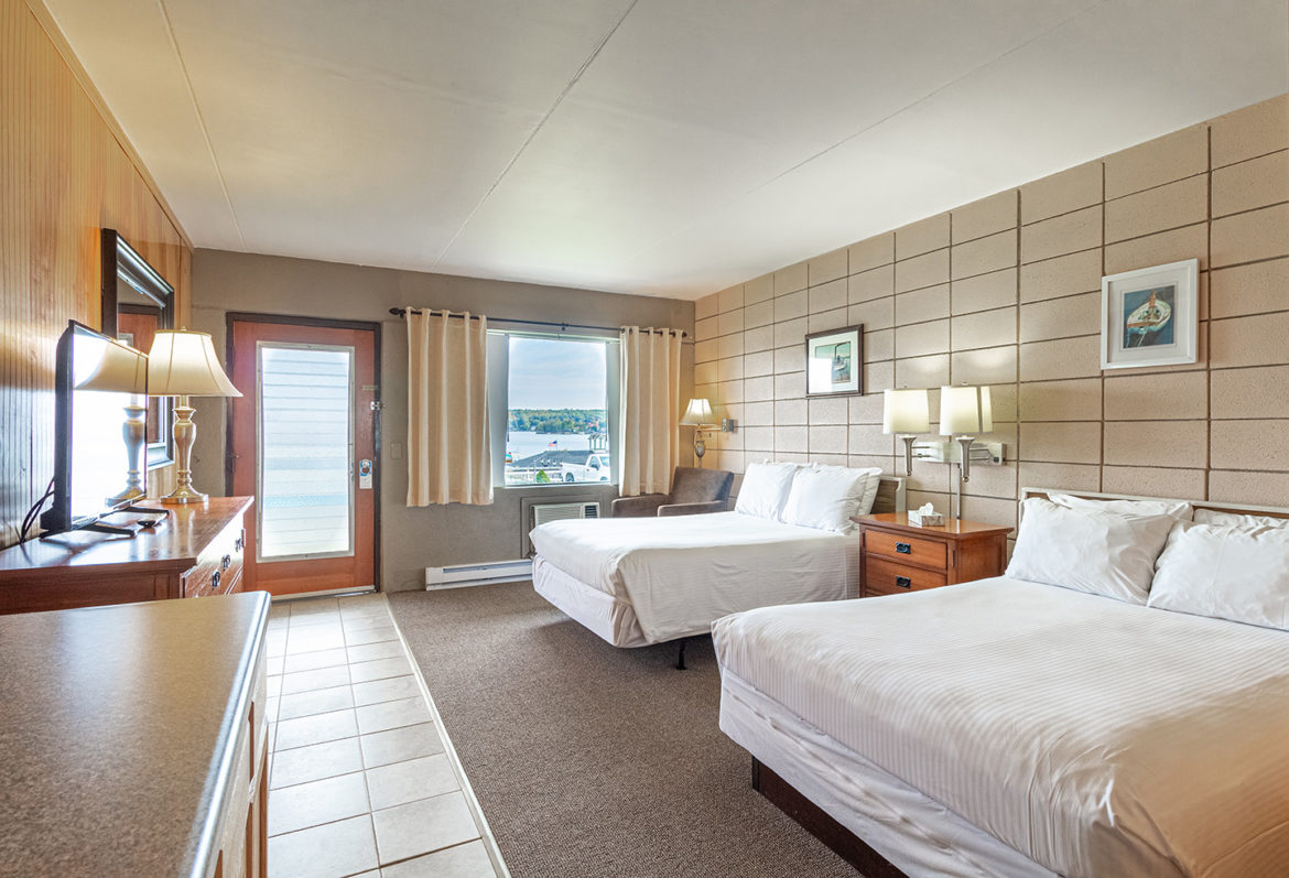 Motel Lower Balcony Rooms - Half Moon Motel & Cottages - Weirs Beach ...